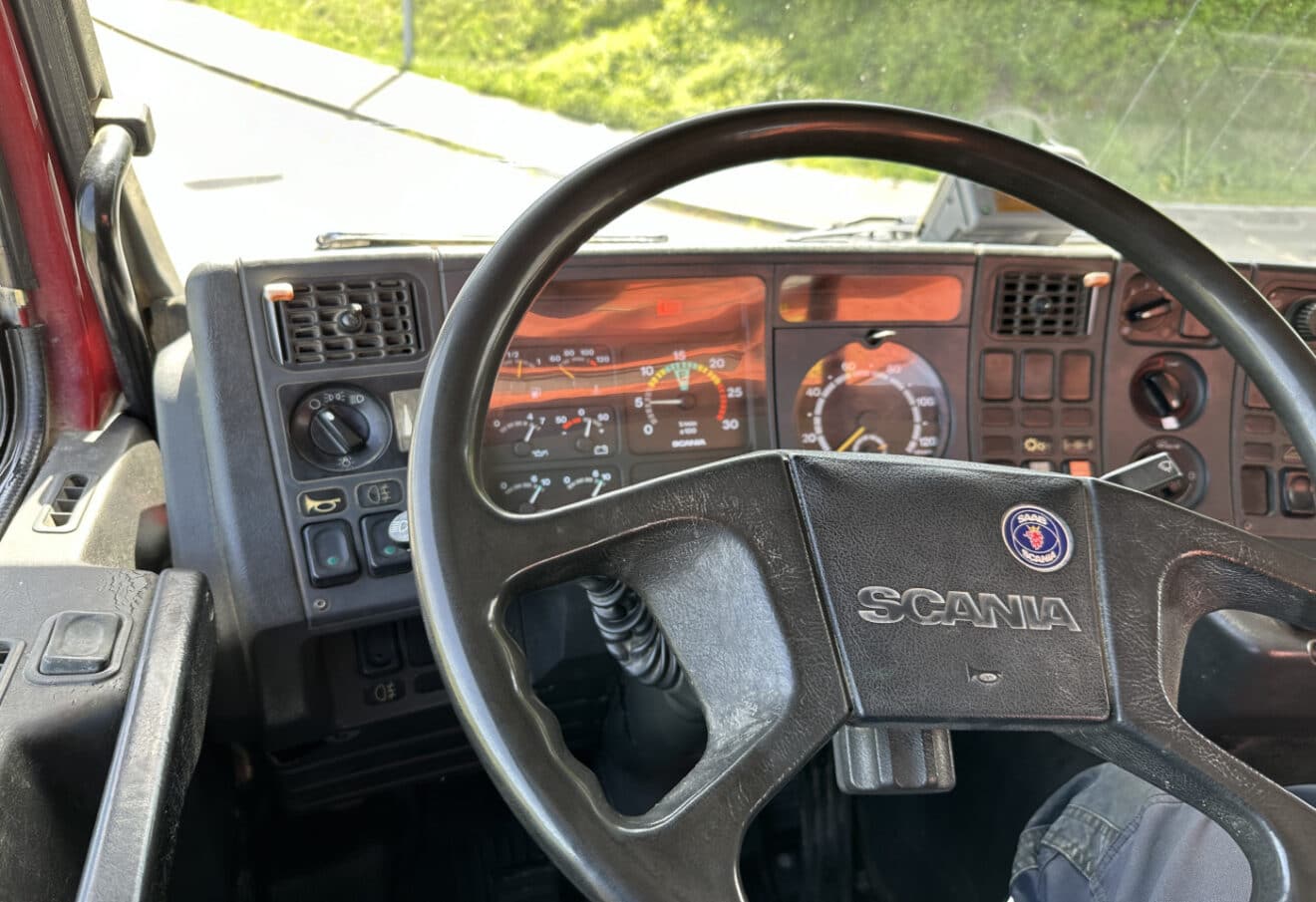 1988 Scania P 113 4x2 Kipper/Kran gebraucht